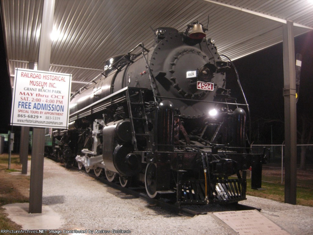 SLSF 4524 at night